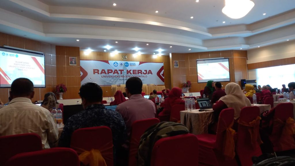 Pimpinan FH UNG Ikuti Rapat Kerja Bersama Rektor - Fakultas Hukum